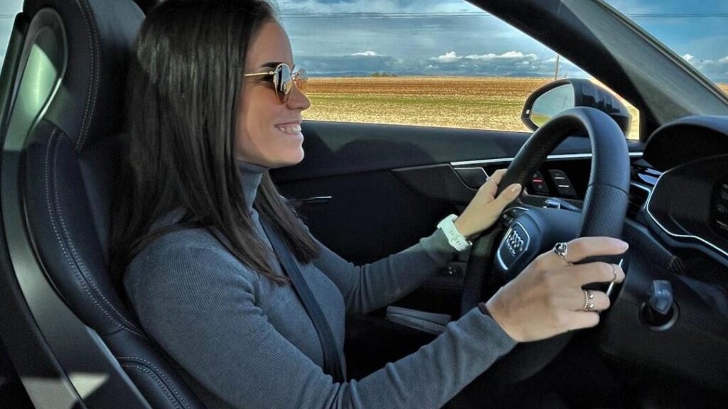 ¿Cuánto tiempo debe llevar la 'L' un conductor novel? Guía práctica