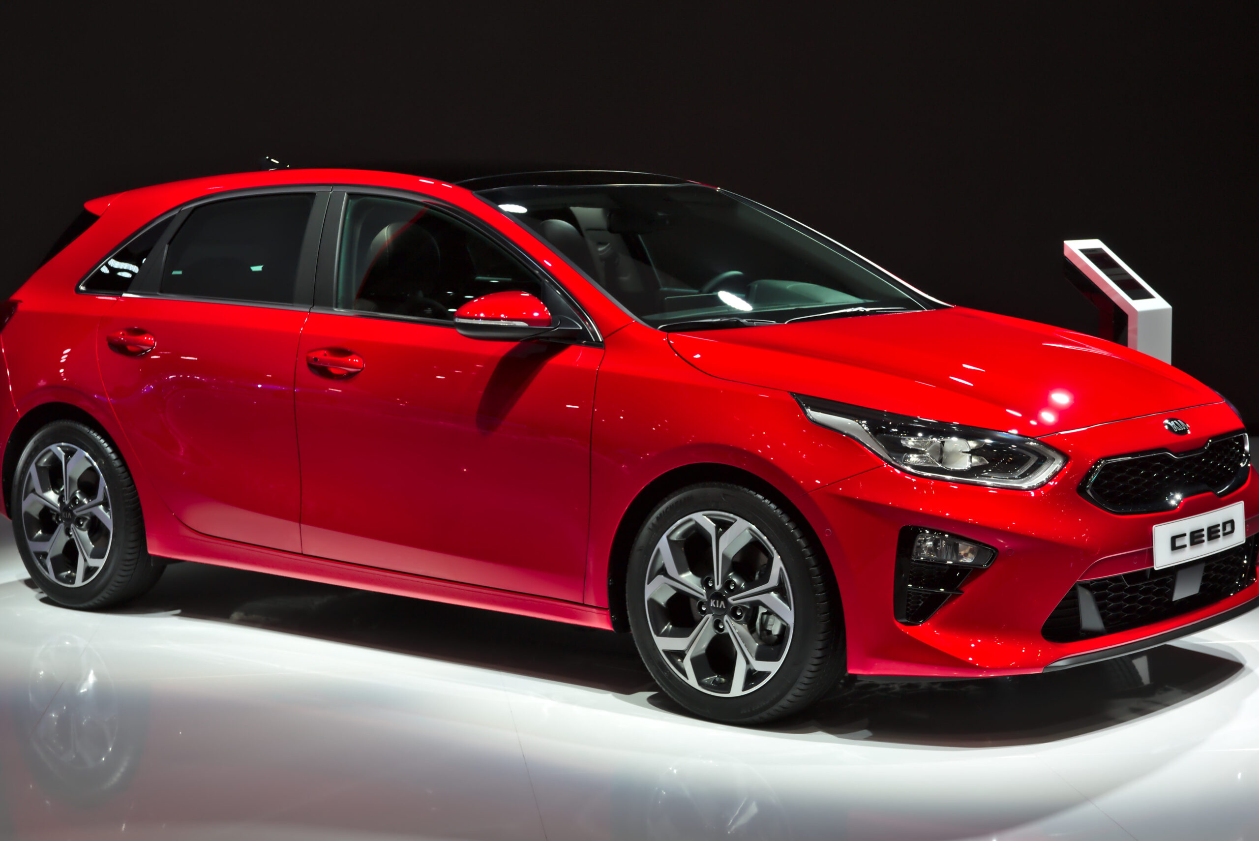 Descubre las increíbles prestaciones del Kia Ceed 16 MHEV Tech DCT 136CV