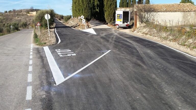 Descubre el significado oculto detrás de las marcas viales de la calzada