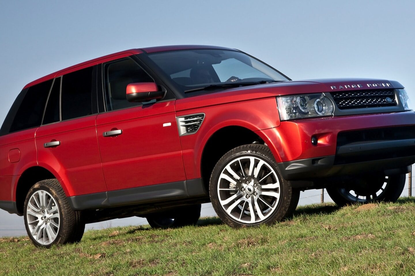 Descubre la potencia del Range Rover Sport 50 V8 Supercharged con 510 CV